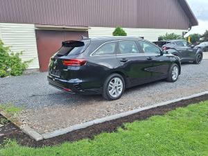 Black Kia Ceed 2021 in Kaunas, with an engine capacity of 1.60 L and mileage of 150 thousand km for 11800 €, photo 8 on AUTOMOTO.COM.LV