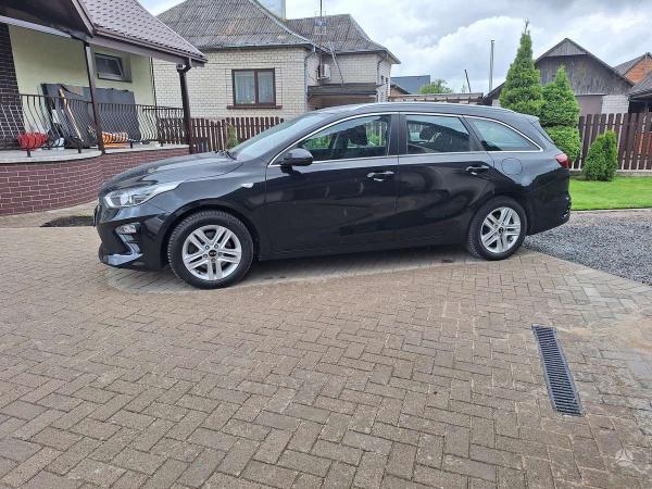 Black Kia Ceed 2021 in Kaunas, with an engine capacity of 1.60 L and mileage of 150 thousand km for 11800 €, photo 9 on AUTOMOTO.COM.LV