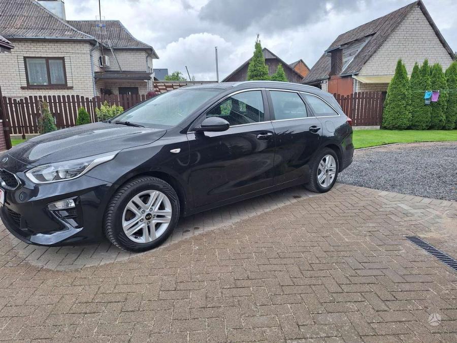 Black Kia Ceed 2021 in Kaunas, with an engine capacity of 1.60 L and mileage of 150 thousand km for 11800 €, photo 13 on AUTOMOTO.COM.LV
