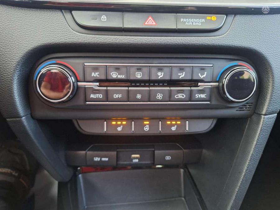 Black Kia Ceed 2021 in Kaunas, with an engine capacity of 1.60 L and mileage of 150 thousand km for 11800 €, photo 20 on AUTOMOTO.COM.LV