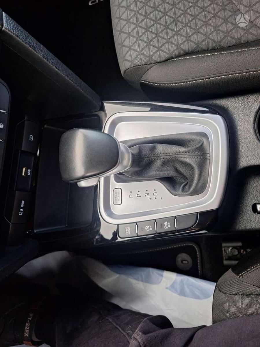 Black Kia Ceed 2021 in Kaunas, with an engine capacity of 1.60 L and mileage of 150 thousand km for 11800 €, photo 22 on AUTOMOTO.COM.LV