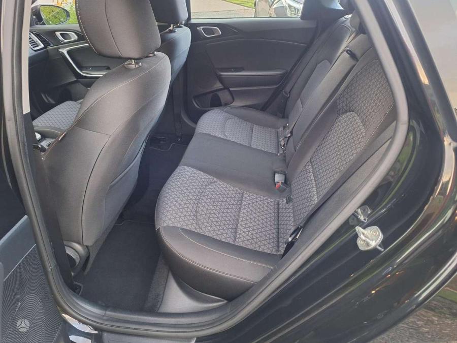Black Kia Ceed 2021 in Kaunas, with an engine capacity of 1.60 L and mileage of 150 thousand km for 11800 €, photo 26 on AUTOMOTO.COM.LV