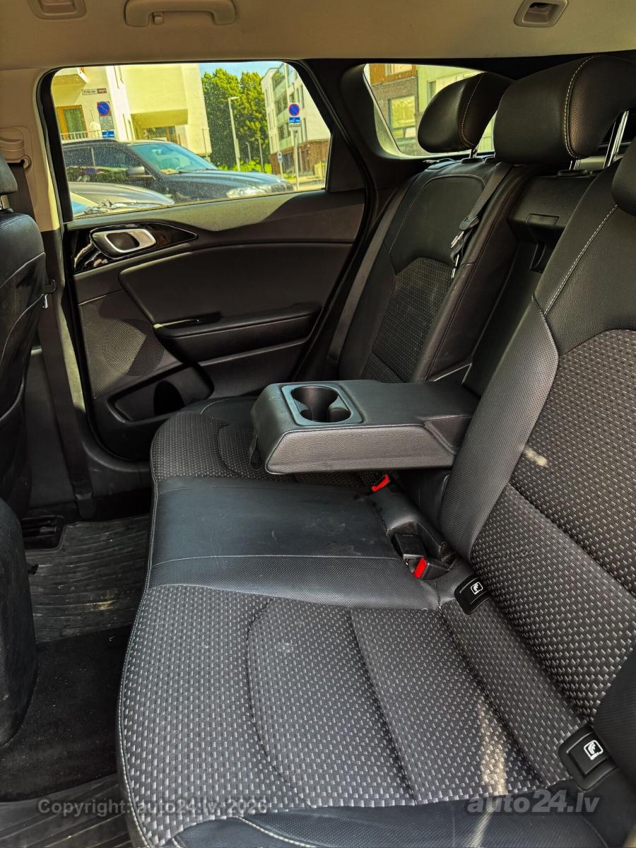 Melns Kia Ceed 2021 Tallina, ar dzinēja tilpumu 1.40 L un nobraukumu 69 tūkst. km par 17500 €, foto 15 vietnē AUTOMOTO.COM.LV