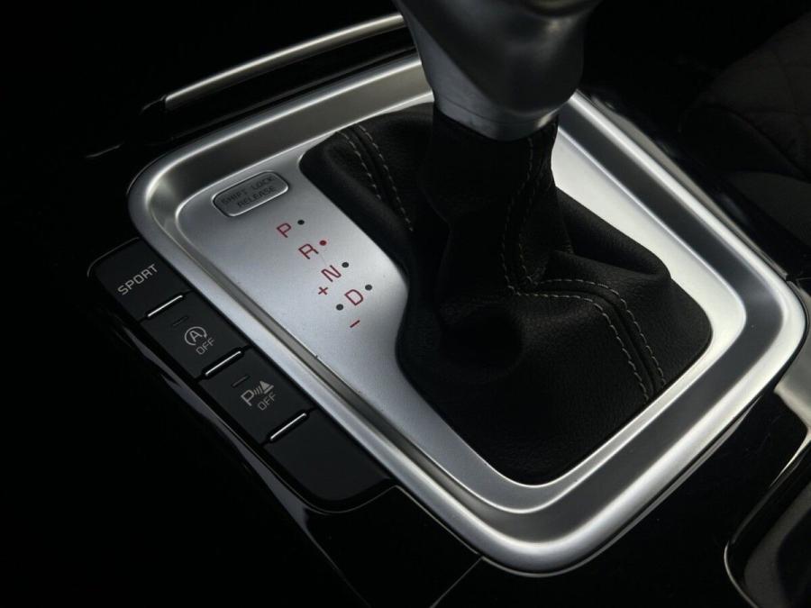 Black Kia Ceed 2021 in Parnu, with an engine capacity of 1.40 L and mileage of 104 thousand km for 17950 €, photo 11 on AUTOMOTO.COM.LV