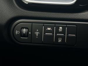 Black Kia Ceed 2021 in Parnu, with an engine capacity of 1.40 L and mileage of 104 thousand km for 17950 €, photo 12 on AUTOMOTO.COM.LV