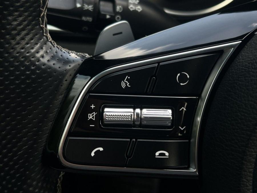 Black Kia Ceed 2021 in Parnu, with an engine capacity of 1.40 L and mileage of 104 thousand km for 17950 €, photo 14 on AUTOMOTO.COM.LV