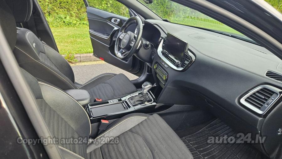 Black Kia Ceed 2021 in Tallinn, with an engine capacity of 1.50 L and mileage of 72 thousand km for 17900 €, photo 13 on AUTOMOTO.COM.LV