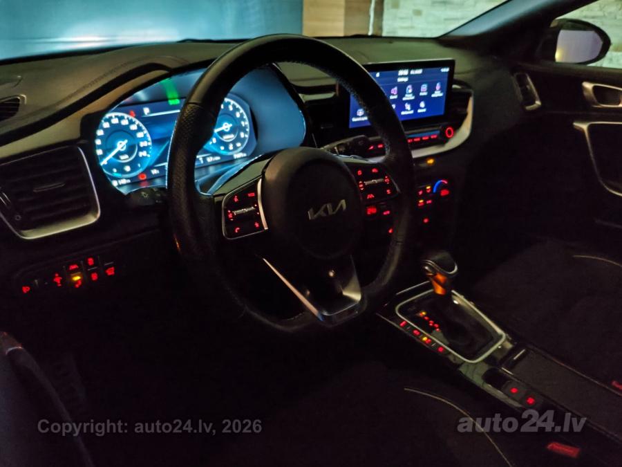 Black Kia Ceed 2021 in Tallinn, with an engine capacity of 1.50 L and mileage of 72 thousand km for 17900 €, photo 15 on AUTOMOTO.COM.LV