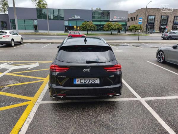 Black Kia Ceed 2021 in Vilnius, with an engine capacity of 1.60 L and mileage of 155 thousand km for 15200 €, photo 3 on AUTOMOTO.COM.LV