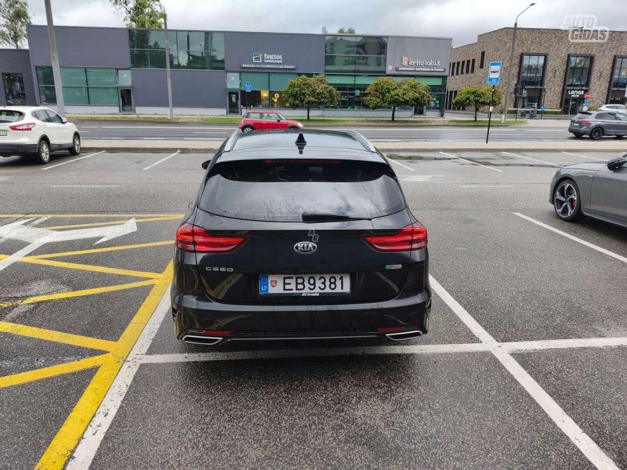 Black Kia Ceed 2021 in Vilnius, with an engine capacity of 1.60 L and mileage of 155 thousand km for 15200 €, photo 3 on AUTOMOTO.COM.LV