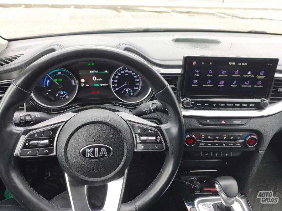 Black Kia Ceed 2021 in Vilnius, with an engine capacity of 1.60 L and mileage of 155 thousand km for 15200 €, photo 7 on AUTOMOTO.COM.LV