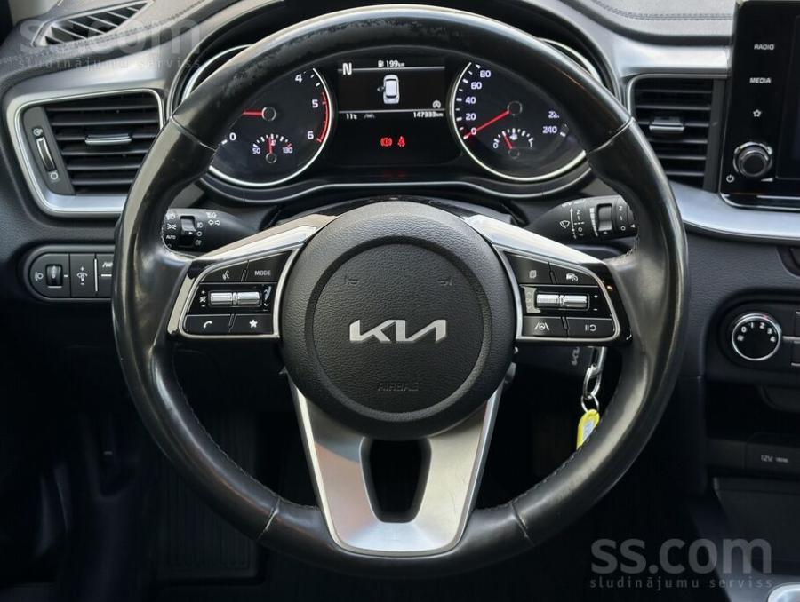 Melns Kia Ceed 2023 Rīga, ar dzinēja tilpumu 1.60 L un nobraukumu 147 tūkst. km par 14950 €, foto 24 vietnē AUTOMOTO.COM.LV