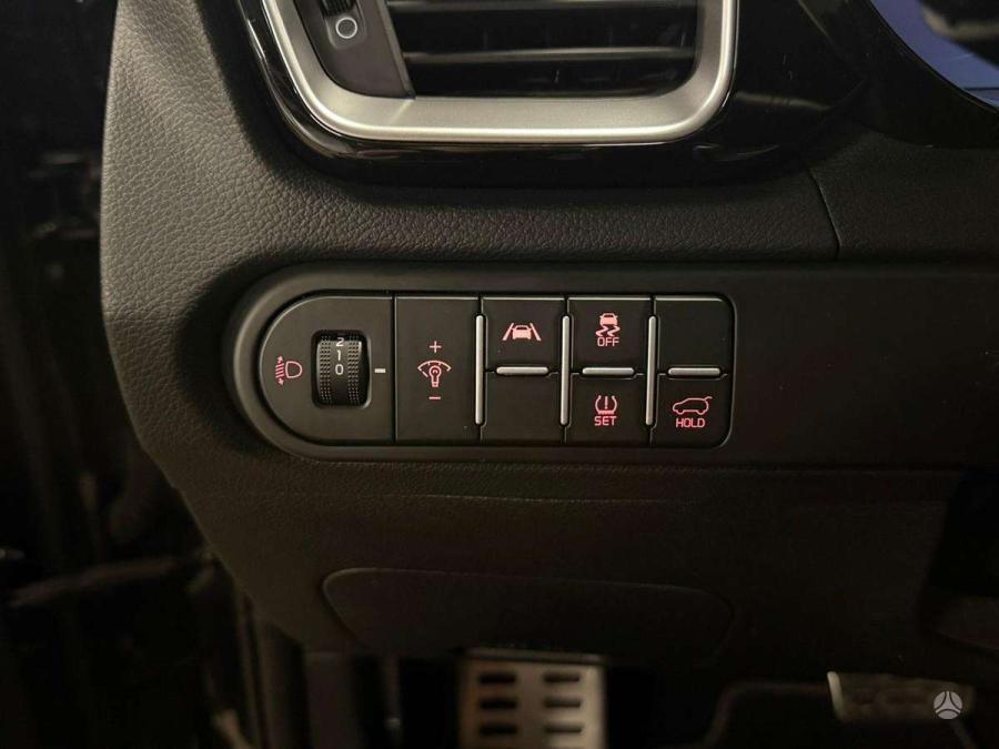 Black Kia Ceed 2023 in Vilnius, with an engine capacity of 1.48 L and mileage of 64 thousand km for 21900 €, photo 13 on AUTOMOTO.COM.LV