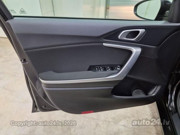 Melns Kia Ceed 2024 Hāpsalu, ar dzinēja tilpumu 1.50 L un nobraukumu 41 tūkst. km par 19999 €, foto 10 vietnē AUTOMOTO.COM.LV
