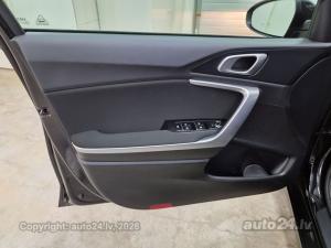 Melns Kia Ceed 2024 Hāpsalu, ar dzinēja tilpumu 1.50 L un nobraukumu 41 tūkst. km par 19999 €, foto 11 vietnē AUTOMOTO.COM.LV