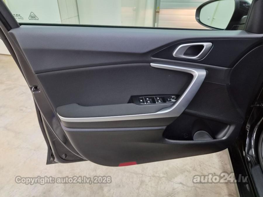 Melns Kia Ceed 2024 Hāpsalu, ar dzinēja tilpumu 1.50 L un nobraukumu 41 tūkst. km par 19999 €, foto 11 vietnē AUTOMOTO.COM.LV