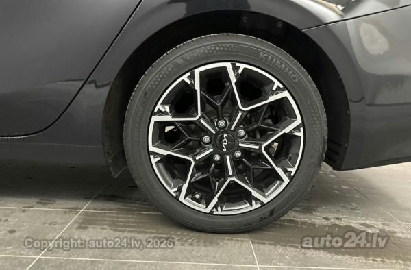 Black Kia Ceed 2024 in Tartu, with an engine capacity of 0.00 L and mileage of 105 thousand km for 22900 €, photo 10 on AUTOMOTO.COM.LV