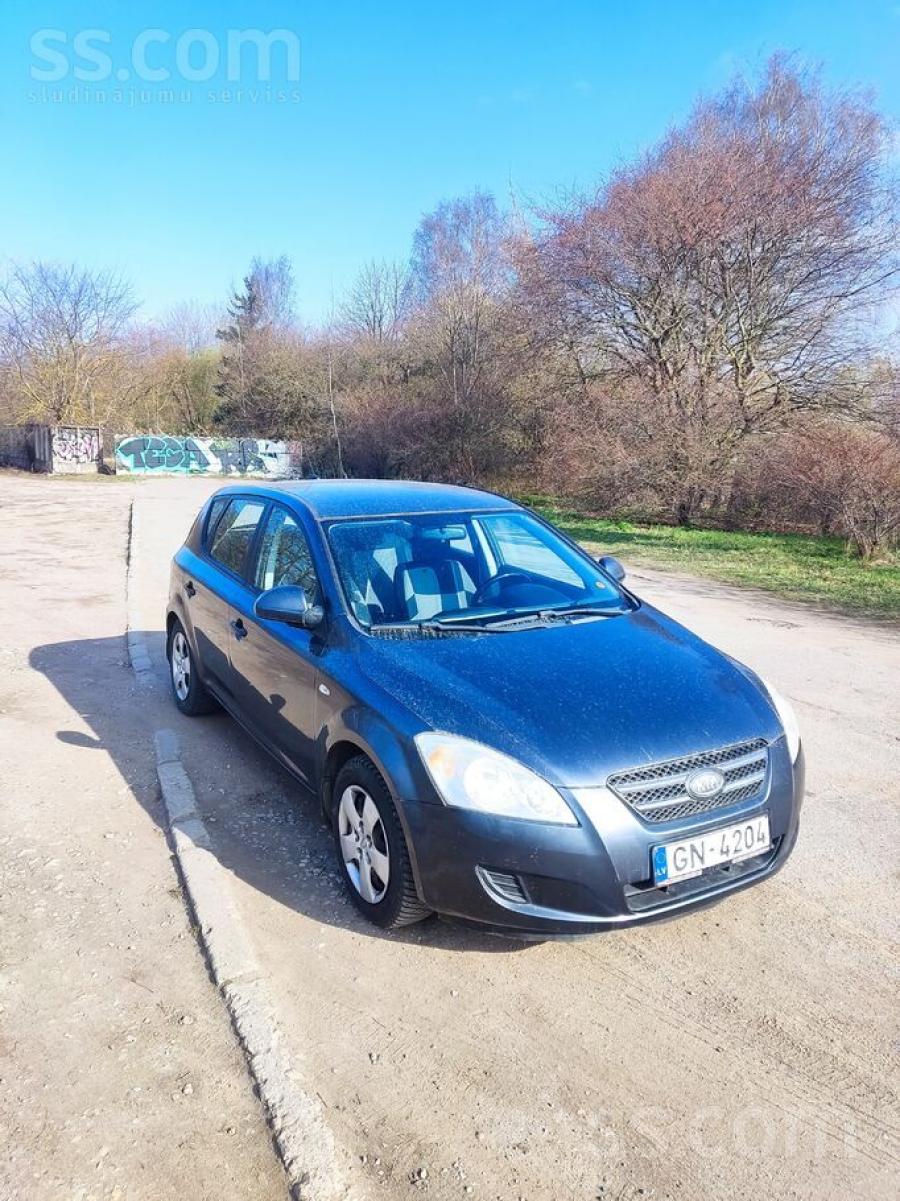 Blue Kia Ceed 2007 in Riga, with an engine capacity of 1.60 L and mileage of 281 thousand km for 1550 €, photo 1 on AUTOMOTO.COM.LV