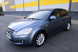 Blue Kia Ceed 2007 in Riga, with an engine capacity of 1.60 L and mileage of 268 thousand km for 2290 €, photo 4 on AUTOMOTO.COM.LV