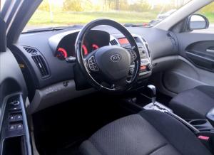 Blue Kia Ceed 2007 in Riga, with an engine capacity of 1.60 L and mileage of 268 thousand km for 2290 €, photo 6 on AUTOMOTO.COM.LV