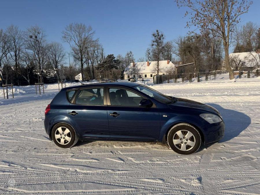 Zils Kia Ceed 2008 Kauņa, ar dzinēja tilpumu 1.40 L un nobraukumu 220 tūkst. km par 1450 €, foto 2 vietnē AUTOMOTO.COM.LV