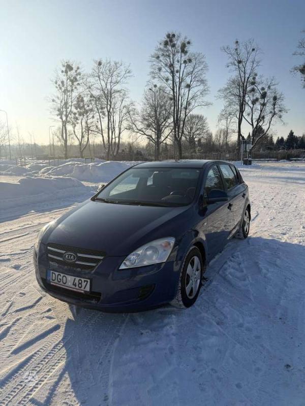 Blue Kia Ceed 2008 in Kaunas, with an engine capacity of 1.40 L and mileage of 220 thousand km for 1450 €, photo 7 on AUTOMOTO.COM.LV