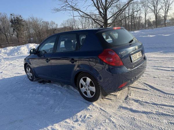 Blue Kia Ceed 2008 in Kaunas, with an engine capacity of 1.40 L and mileage of 220 thousand km for 1450 €, photo 8 on AUTOMOTO.COM.LV