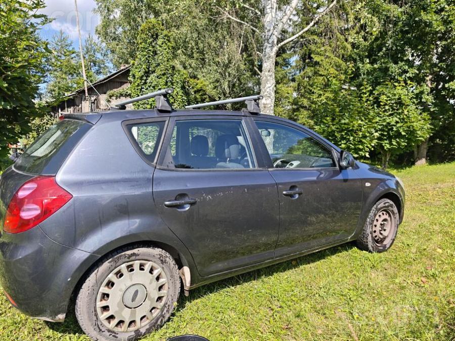 Blue Kia Ceed 2008 in Riga, with an engine capacity of 2.00 L and mileage of 238 thousand km for 2000 €, photo 5 on AUTOMOTO.COM.LV