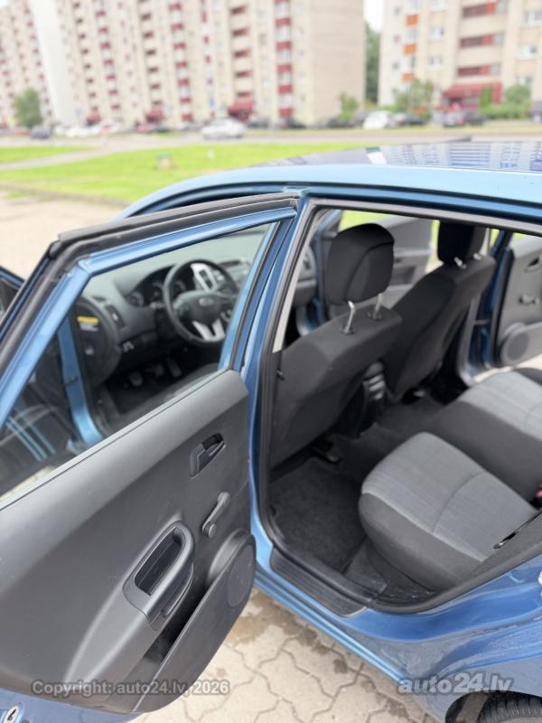Blue Kia Ceed 2010 in Tallinn, with an engine capacity of 1.40 L and mileage of 79 thousand km for 3800 €, photo 7 on AUTOMOTO.COM.LV