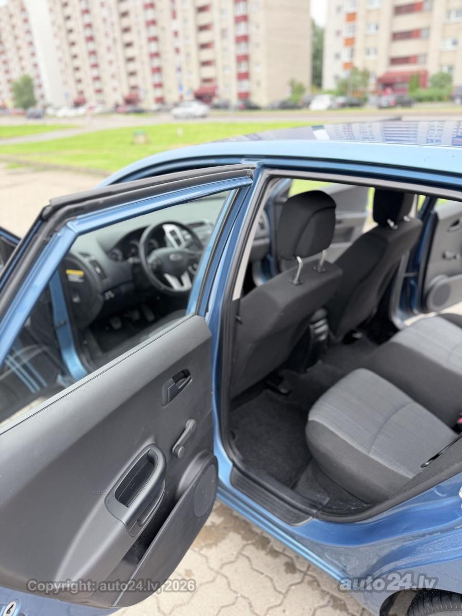 Blue Kia Ceed 2010 in Tallinn, with an engine capacity of 1.40 L and mileage of 79 thousand km for 3800 €, photo 8 on AUTOMOTO.COM.LV