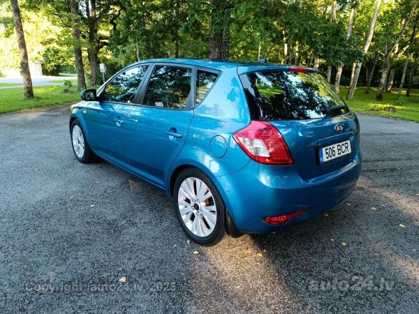Blue Kia Ceed 2010 in Saue, with an engine capacity of 1.40 L and mileage of 135 thousand km for 3100 €, photo 3 on AUTOMOTO.COM.LV