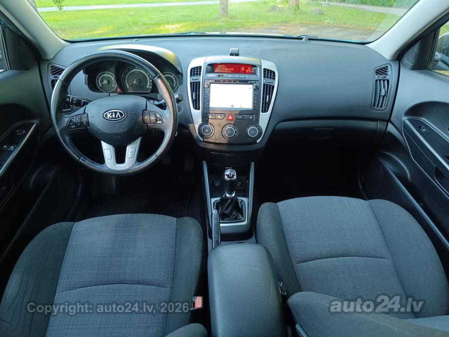 Blue Kia Ceed 2010 in Saue, with an engine capacity of 1.40 L and mileage of 135 thousand km for 3100 €, photo 8 on AUTOMOTO.COM.LV