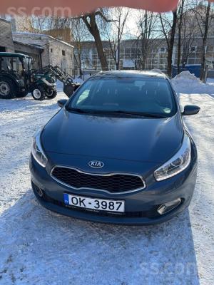 Zils Kia Ceed 2013 Rīga, ar dzinēja tilpumu 1.60 L un nobraukumu 218 tūkst. km par 4500 €, foto  vietnē AUTOMOTO.COM.LV