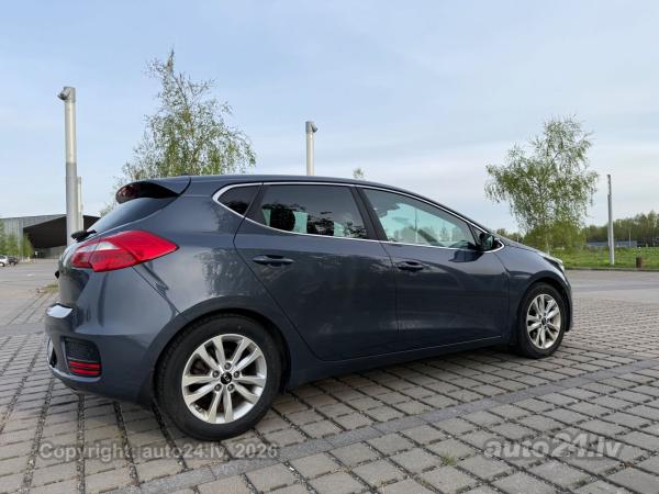 Zils Kia Ceed 2017 Tartu, ar dzinēja tilpumu 1.60 L un nobraukumu 173 tūkst. km par 11000 €, foto 8 vietnē AUTOMOTO.COM.LV