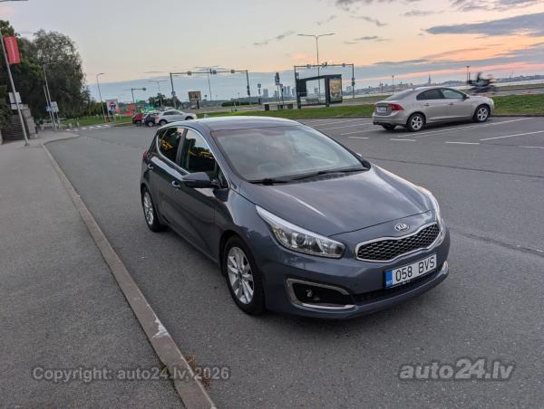 Kia Ceed 2017 in Tallinn on AUTOMOTO.COM.LV Blue Kia Ceed 2017 in Tallinn, with an engine capacity of 1.60 L and mileage of 93 thousand km for 11900 €, photo 3 on AUTOMOTO.COM.LV