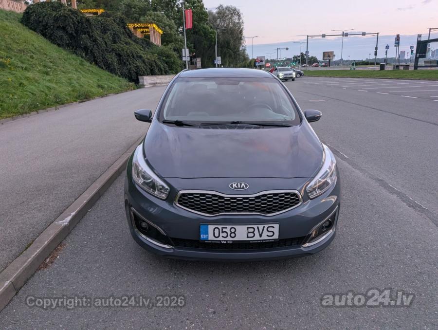 Blue Kia Ceed 2017 in Tallinn, with an engine capacity of 1.60 L and mileage of 93 thousand km for 11900 €, photo 4 on AUTOMOTO.COM.LV
