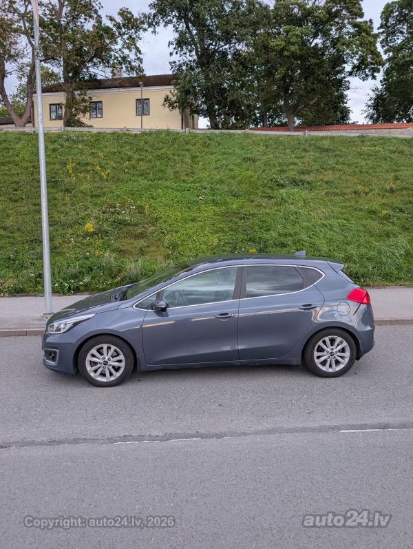 Kia Ceed 2017 in Tallinn on AUTOMOTO.COM.LV Blue Kia Ceed 2017 in Tallinn, with an engine capacity of 1.60 L and mileage of 93 thousand km for 11900 €, photo 6 on AUTOMOTO.COM.LV