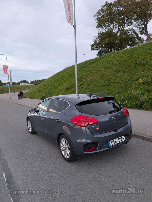 Kia Ceed 2017 in Tallinn on AUTOMOTO.COM.LV Blue Kia Ceed 2017 in Tallinn, with an engine capacity of 1.60 L and mileage of 93 thousand km for 11900 €, photo 9 on AUTOMOTO.COM.LV
