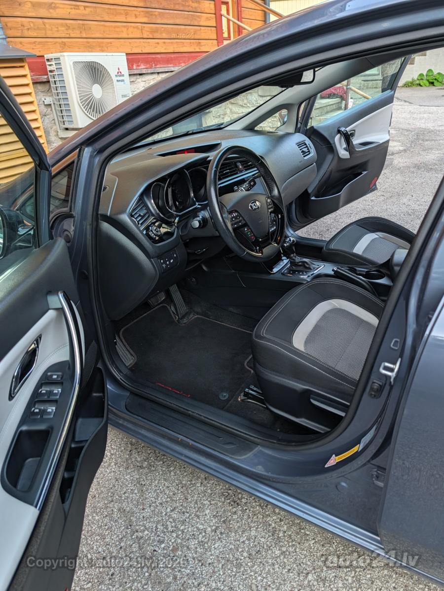 Blue Kia Ceed 2017 in Tallinn, with an engine capacity of 1.60 L and mileage of 93 thousand km for 11900 €, photo 12 on AUTOMOTO.COM.LV