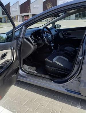 Blue Kia Ceed 2018 in Vilnius, with an engine capacity of 1.60 L and mileage of 185 thousand km for 7500 €, photo 8 on AUTOMOTO.COM.LV