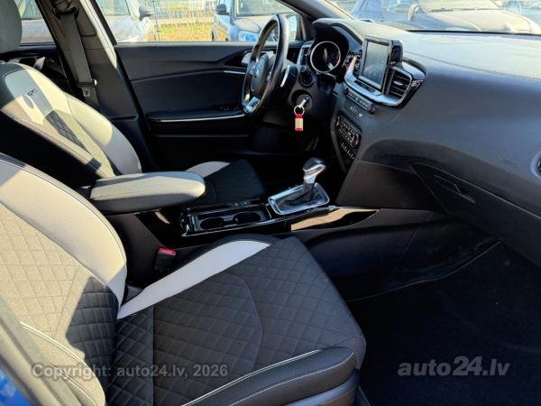 Blue Kia Ceed 2019 in Tallinn, with an engine capacity of 1.40 L and mileage of 56 thousand km for 16890 €, photo 8 on AUTOMOTO.COM.LV