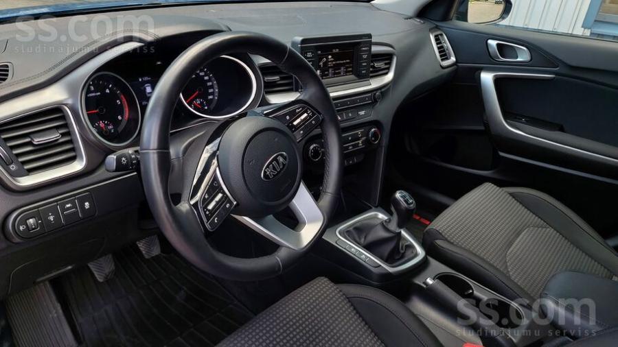 Blue Kia Ceed 2019 in Riga, with an engine capacity of 1.60 L and mileage of 71 thousand km for 8990 €, photo 4 on AUTOMOTO.COM.LV