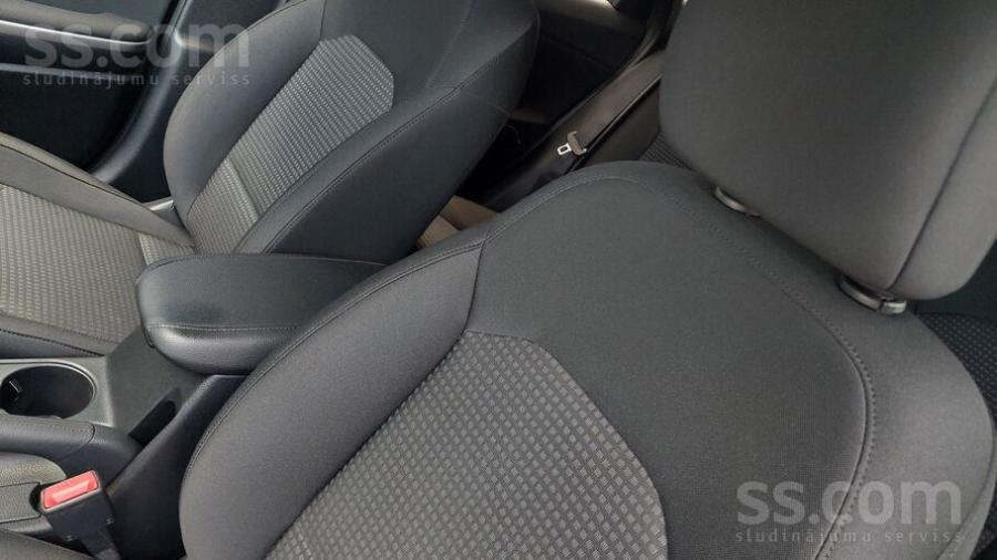Blue Kia Ceed 2019 in Riga, with an engine capacity of 1.60 L and mileage of 71 thousand km for 8990 €, photo 5 on AUTOMOTO.COM.LV
