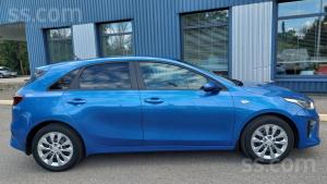 Blue Kia Ceed 2019 in Riga, with an engine capacity of 1.60 L and mileage of 71 thousand km for 8990 €, photo 10 on AUTOMOTO.COM.LV