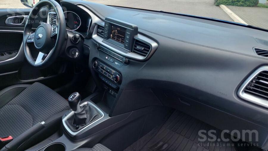 Blue Kia Ceed 2019 in Riga, with an engine capacity of 1.60 L and mileage of 71 thousand km for 8990 €, photo 12 on AUTOMOTO.COM.LV
