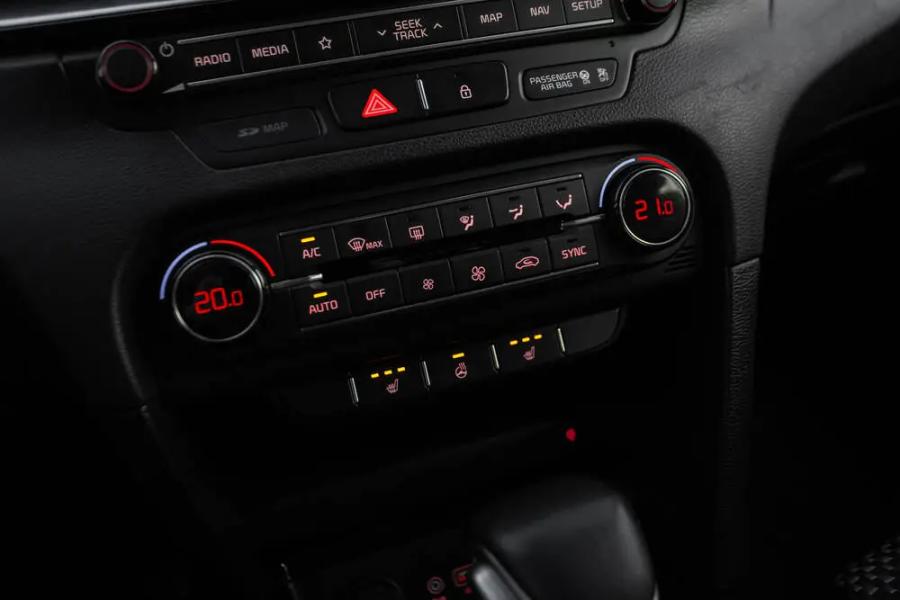 Zils Kia Ceed 2019 Jelgava, ar dzinēja tilpumu 1.40 L un nobraukumu 119 tūkst. km par 11900 €, foto 15 vietnē AUTOMOTO.COM.LV