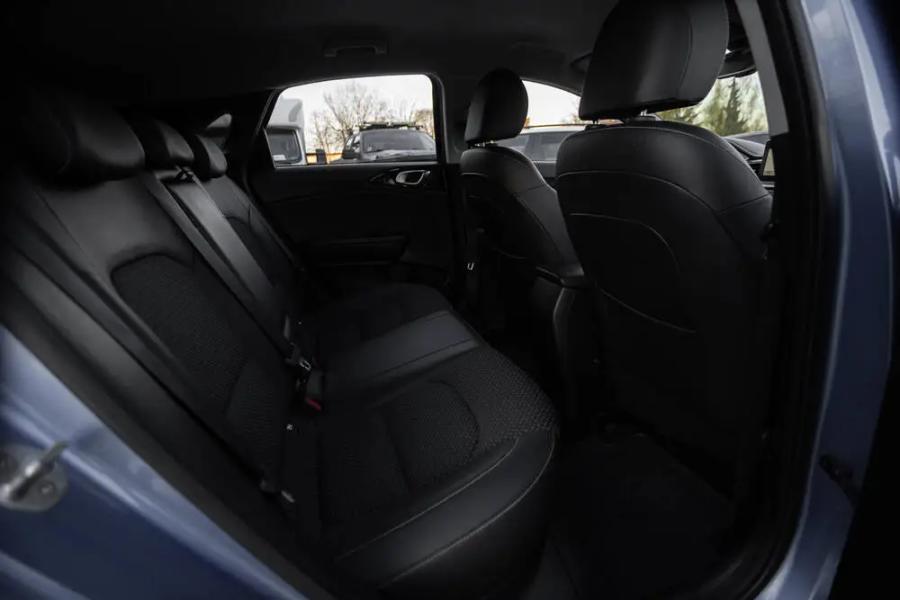 Zils Kia Ceed 2019 Jelgava, ar dzinēja tilpumu 1.40 L un nobraukumu 119 tūkst. km par 11900 €, foto 25 vietnē AUTOMOTO.COM.LV