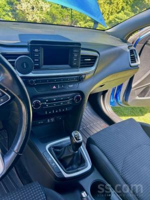 Blue Kia Ceed 2019 in Jurmala, with an engine capacity of 1.60 L and mileage of 141 thousand km for 8200 €, photo 13 on AUTOMOTO.COM.LV