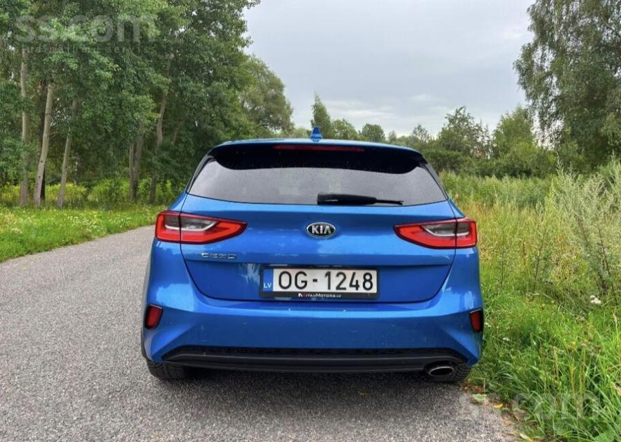 Blue Kia Ceed 2019 in Riga, with an engine capacity of 1.40 L and mileage of 108 thousand km for 13000 €, photo 3 on AUTOMOTO.COM.LV