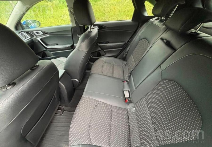 Blue Kia Ceed 2019 in Riga, with an engine capacity of 1.40 L and mileage of 108 thousand km for 13000 €, photo 6 on AUTOMOTO.COM.LV